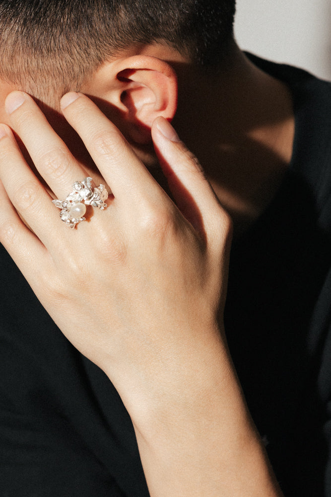 B213 / CHERUB PEARL RING